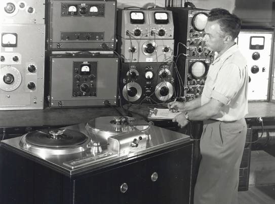 AMPEX Model 200/200A Tape Machine